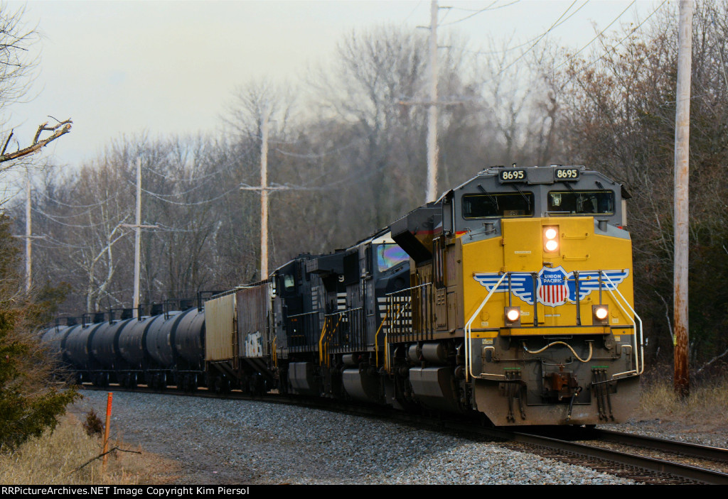 UP 8695 CSX Train K610 Ethanol Loads